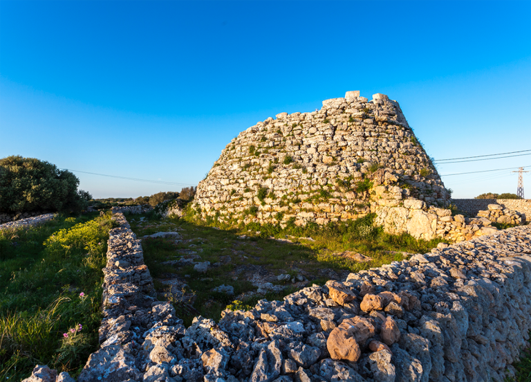 Talayot de Torelló - Menorcatrip Cultura talayótica Talayot de Torelló